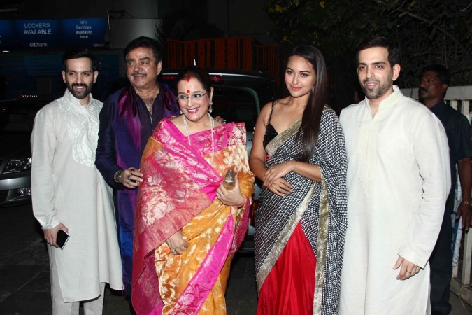 Bollywood actors with their Sweet Family