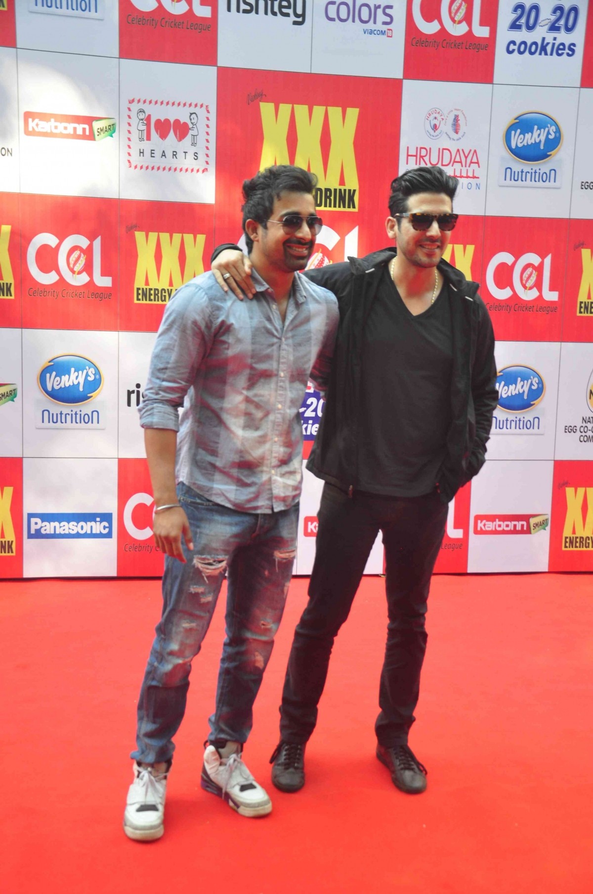 Varun Dhawan, Riteish Deshmukh, Sonam Kapoor and Other Cricket-Loving ...