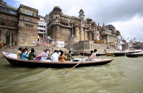 Boat Capsizes in Varanasi; 2 Dead, 16 Missing - IBTimes India