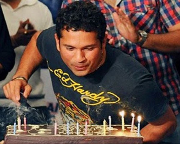 Sachin Tendulkar Rare and Unseen Birthday Celebration Pics - Photos ...