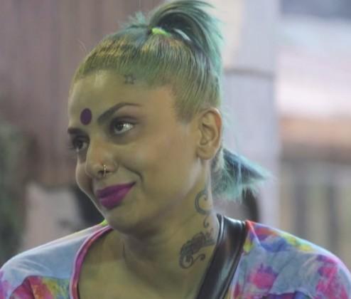 'Bigg Boss 8': Evicted Contestant Diandra Soares Says 'Kissing' Cannot ...