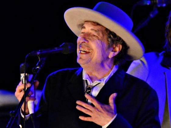 Bob Dylan erases all trace of his Nobel prize - BDG India