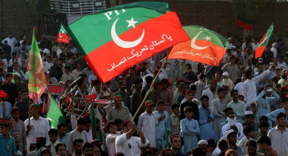 India on high alert as Imran Khan rumours push Pakistan towards chaos ...