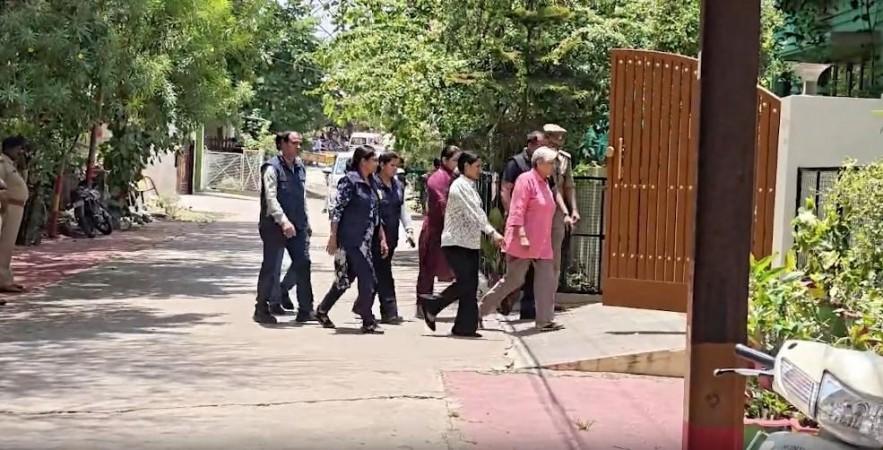 CBI at Giribala Singh's residence recreates Twisha Sharma's final ...