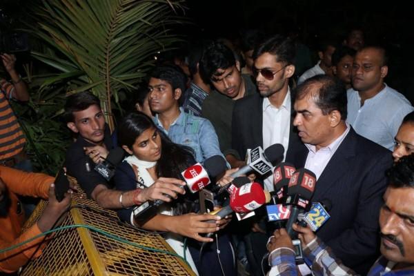 Tanushree Dutta Files Fir Against Nana Patekar 3 Others At Oshiwara