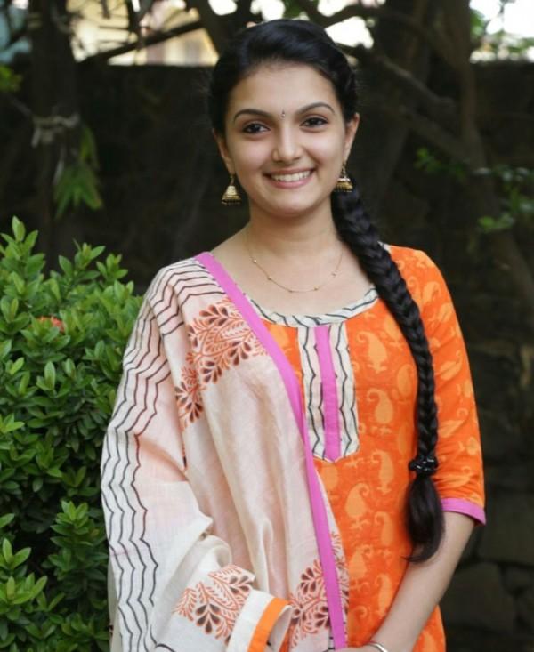 Saranya Mohan - Photos,Images,Gallery - 10359