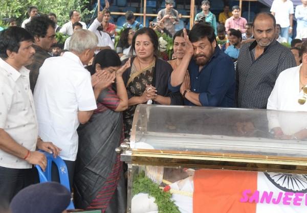 Rajinikanth, Chiranjeevi and Arjun Sarja among others pay respects to ...