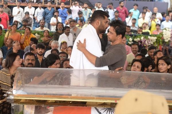 Rajinikanth, Chiranjeevi and Arjun Sarja among others pay respects to ...