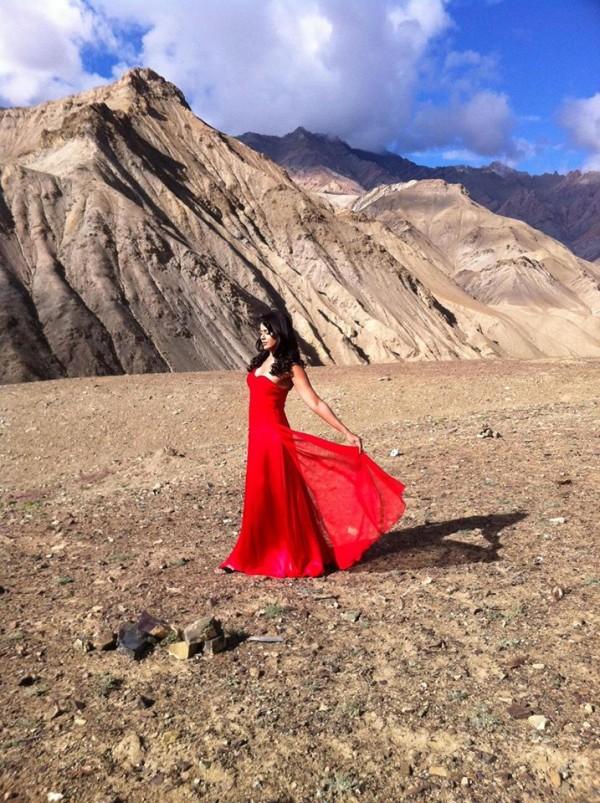 Sameera Reddy Rare and Unseen Photos - Photos,Images,Gallery - 12523