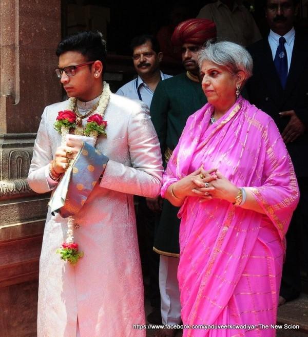 Ceremony of Yaduveer Wadiyar as Maharaja of Mysore - Photos,Images ...