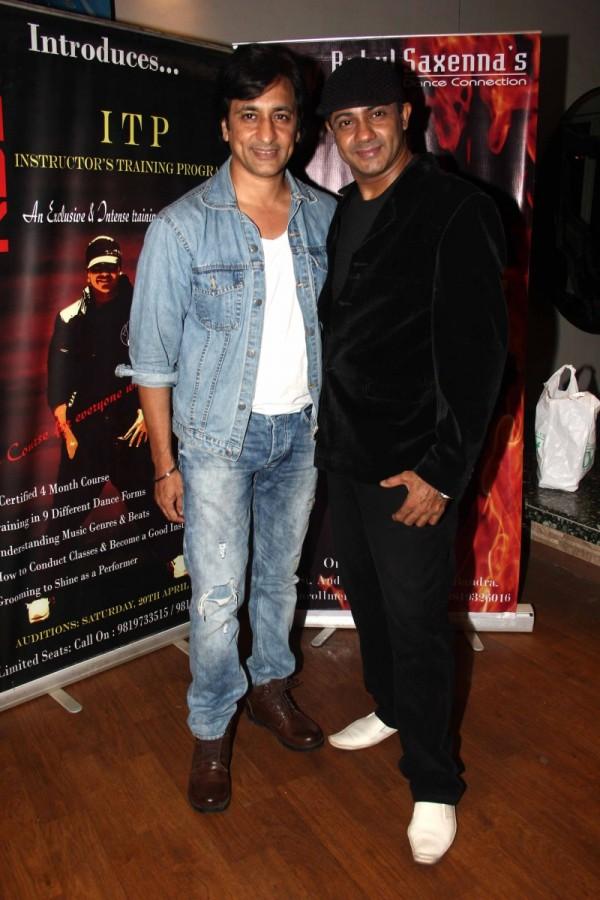 Daisy Shah, Zarine Khan at Rahul Saxena's Dance Fest at St. Andrews ...