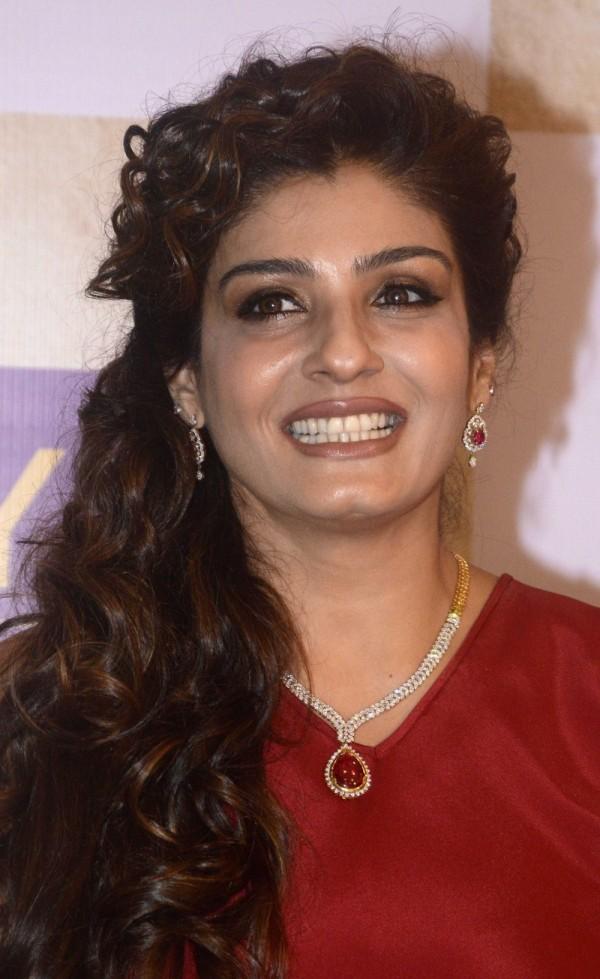 Raveena Tandon Re-Launches PN Gadgil Website - Photos,Images,Gallery ...