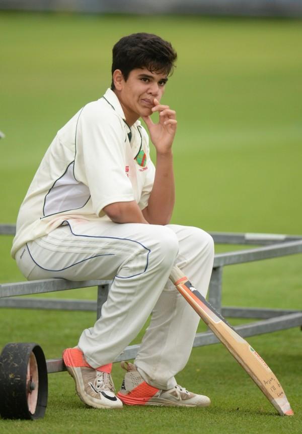 Sachin Tendulkar's son Arjun Tendulkar bowls to England players during ...