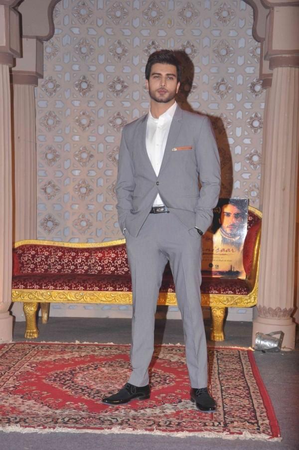 Pernia Qureshi and Imran Abbas at Jaanisaar Music Launch - Photos ...