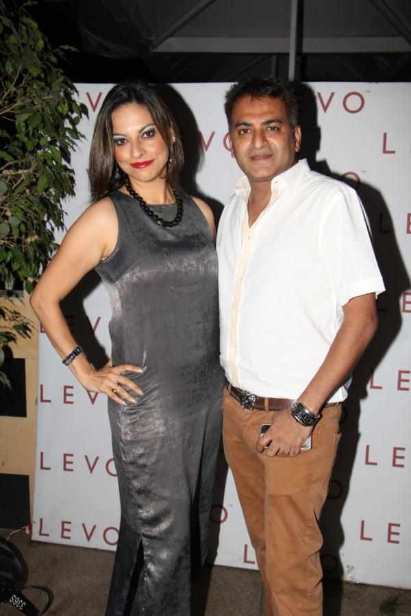 Manmeet of Meet Bros' star-studded birthday bash in Levo Lounge ...