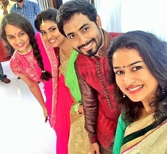 Vishal, Venkat Prabhu at Aari and Nadia Wedding Reception - Photos ...
