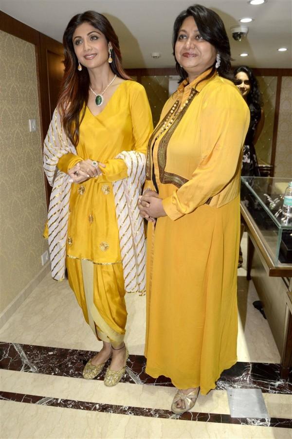 Shilpa Shetty launches Diagold store in Mumbai - Photos,Images,Gallery ...