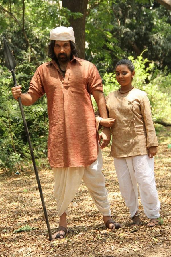 Sibiraj, Sathyaraj's Jackson Durai movie stills - Photos,Images,Gallery ...