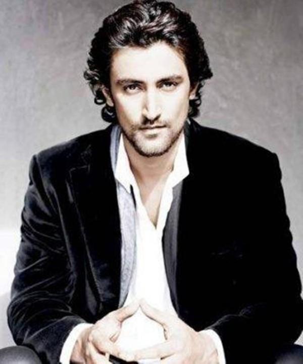 Dia Mirza and Kunal Kapoor appreciate Amin Rozani Spartan Pokers ...