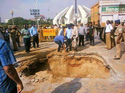 Exclusive Photos: Jayalalithaa to be cremated at MGR's memorial site ...