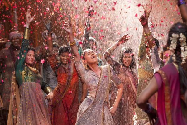 Karthi, Aditi Rao Hydari's Cheliyaa movie stills - Photos,Images ...