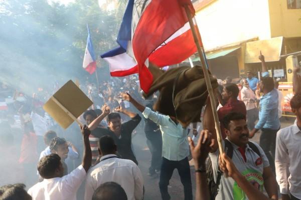 Superstar fans celebrate Rajinikanth political entry in Tamil Nadu ...