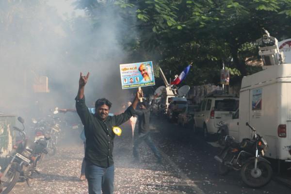 Superstar fans celebrate Rajinikanth political entry in Tamil Nadu ...