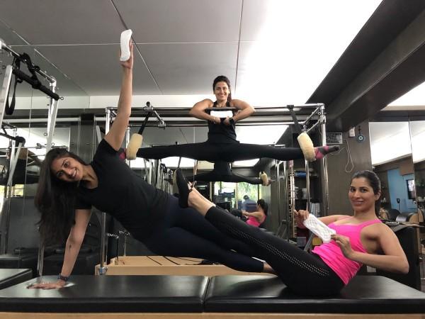 PadMan challenge: Deepika Padukone, Varun Dhawan, Anushka Sharma, Arjun ...