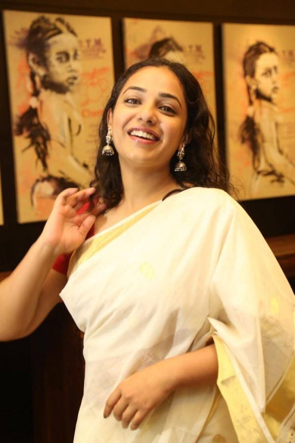 Nithya Menen At Gnana Shekar Art Exhibition Launch - Photos,Images ...