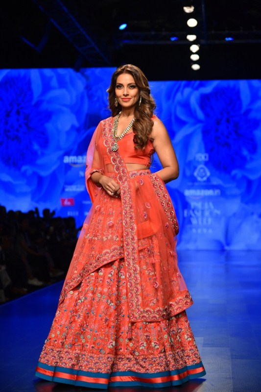 Bipasha Basu, Rhea Chakraborty walk the ramp at Amazon India Fashion ...