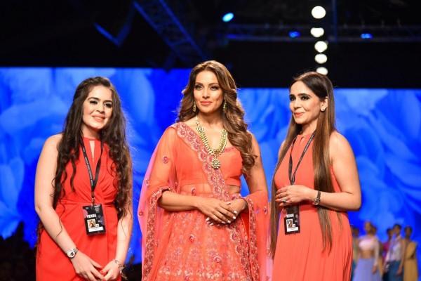 Bipasha Basu, Rhea Chakraborty walk the ramp at Amazon India Fashion ...